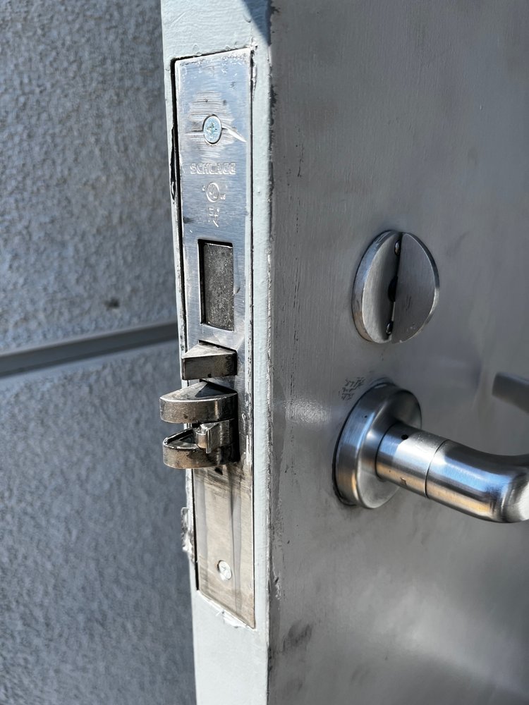BUDGET LOCKSMITH AND SECURITY - 115 Photos & 21 Reviews - Tarzana ...