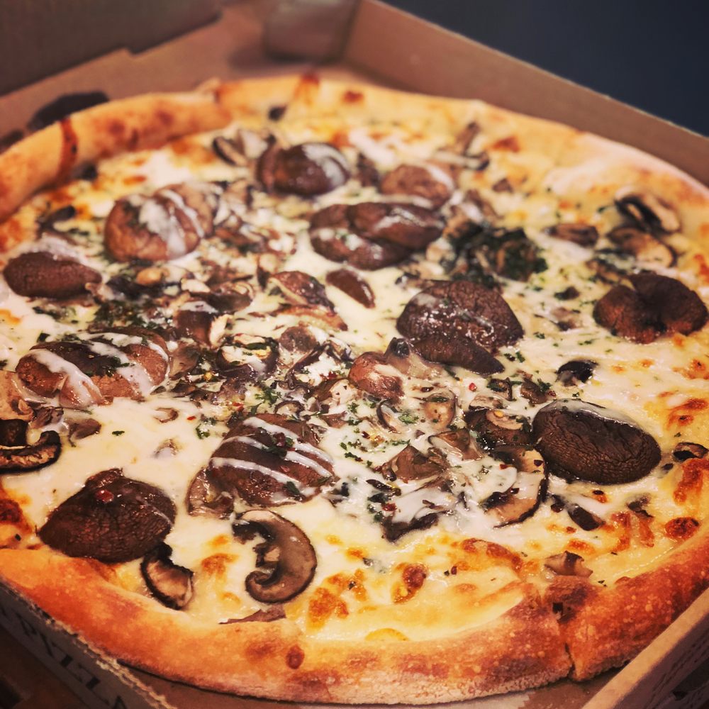 MAX’S ITALIAN RESTAURANT & PIZZERIA - 176 Photos & 133 Reviews - Pizza ...