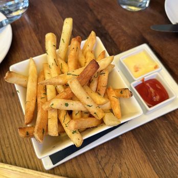 YSABEL - Updated May 2024 - 2265 Photos & 1701 Reviews - 945 N Fairfax ...