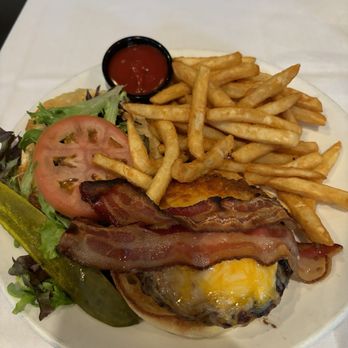 PORTERHOUSE RESTAURANT & BREW PUB - Updated October 2025 - 146 Photos ...