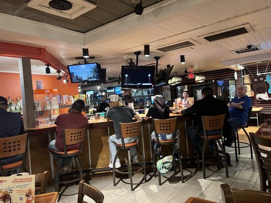 HOOTERS - Updated December 2025 - 147 Photos & 170 Reviews - 8527 ...