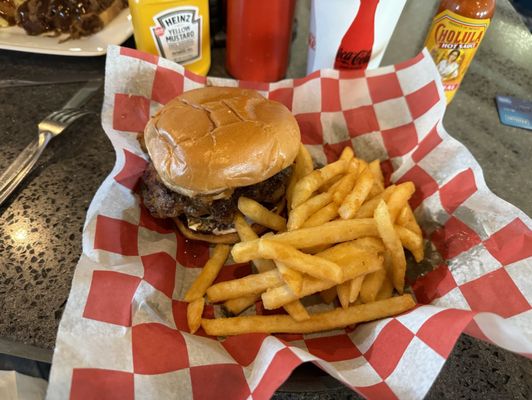 RAILSIDE HIGHWAY DINER - Updated September 2024 - 10 Photos - 718 ...