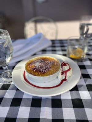 AMICAL - Updated October 2024 - 307 Photos & 451 Reviews - 229 E Front ...