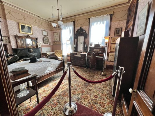 JAMES WHITCOMB RILEY MUSEUM HOME - Updated June 2024 - 129 Photos & 16 ...