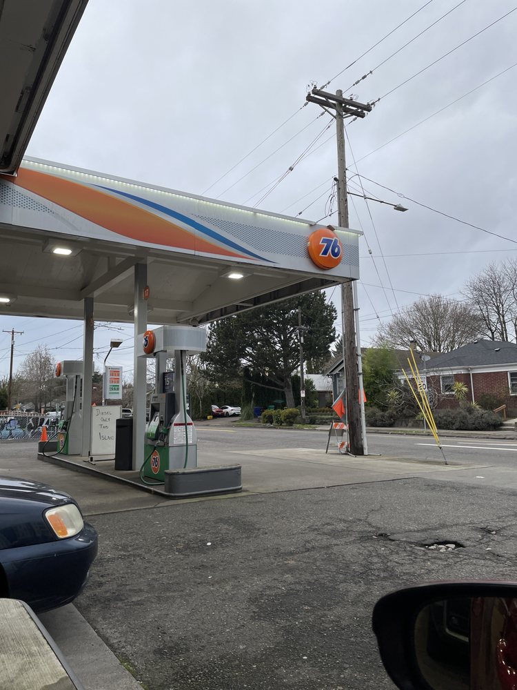 76 STATION - Updated August 2025 - 22 Photos & 35 Reviews - 5429 N ...