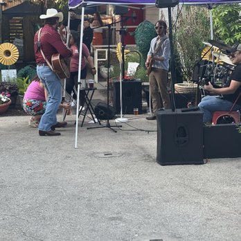 ELSEWHERE GARDEN BAR & KITCHEN - Updated May 2024 - 906 Photos & 479 ...