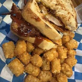 THE LODGE BAR & GRILL - Updated April 2025 - 59 Photos & 149 Reviews ...