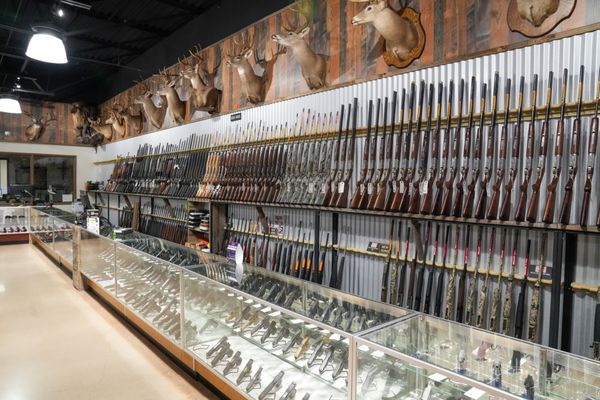 DURY’S GUNS - Updated December 2025 - 31 Photos & 89 Reviews - 1039 NE ...