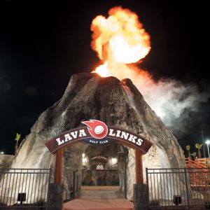 BANANAS MINI GOLF AND ARCADE - Updated June 2024 - 26 Photos & 10 ...