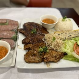 PHO QUEEN - Updated December 2025 - 182 Photos & 152 Reviews - 1807 ...