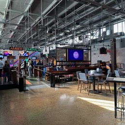 PUTTSHACK - PITTSBURGH - Updated July 2025 - 259 Photos & 169 Reviews ...