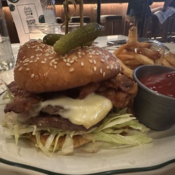 ALBERT’S BAR - Updated May 2025 - 246 Photos & 128 Reviews - 140 E 41st ...