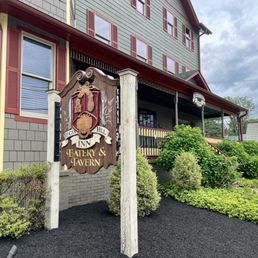 ROCKY HILL INN - Updated January 2026 - 490 Photos & 499 Reviews - 137 ...