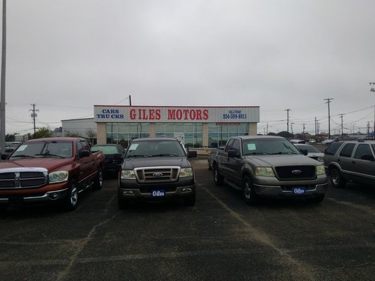 GILES MOTORS - Updated December 2025 - 14 Photos & 14 Reviews - 1915 ...