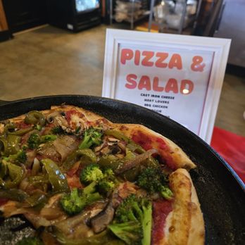 CAST IRON CHEF PIZZA & BAR - Updated July 2025 - 28 Photos & 27 Reviews ...