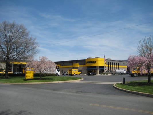 PENSKE TRUCK RENTAL - Updated October 2025 - 255 Riverfront Dr, Reading ...