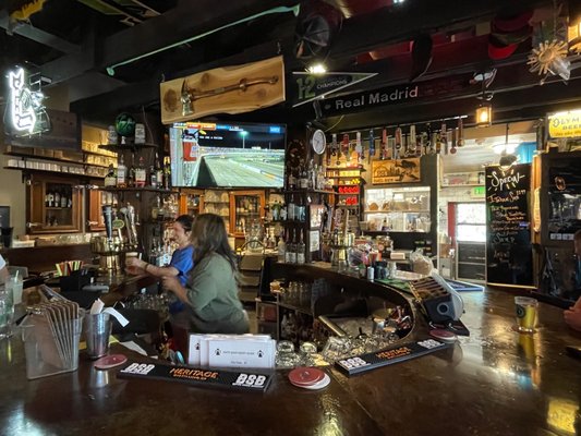 PINTS BARN - Updated October 2025 - 49 Photos & 92 Reviews - 114 E St ...