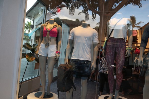 LULULEMON STORE - Updated August 2025 - 197 Photos & 28 Reviews - 3750 ...