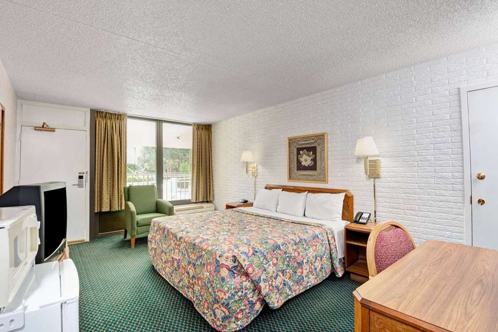 DAYS INN BY WYNDHAM ABSECON-ATLANTIC CITY - 87 Photos & 14 Reviews ...