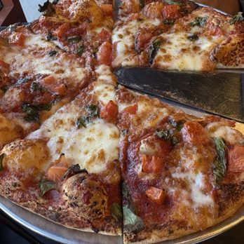 HIGH TANKS BREWING TAPROOM & PIZZERIA - Updated January 2026 - 52 ...