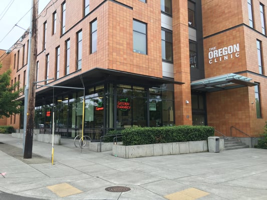 GATEWAY MEDICAL PHARMACY - Updated December 2025 - 10 Photos & 12 ...