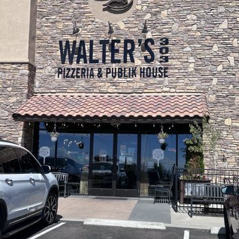 WALTER’S303 PIZZERIA & PUBLIK HOUSE FLYING HORSE - 154 Photos & 331 ...