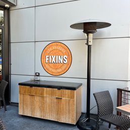 FIXINS SOUL KITCHEN - LOS ANGELES - Updated September 2025 - 4541 ...