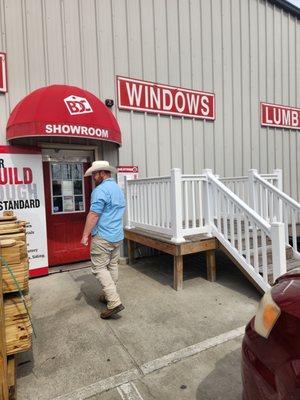 BUILDERS DISCOUNT CENTER - Updated December 2025 - 12 Photos - 1817 ...