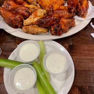 OUTPUT LOUNGE & SPORTS BAR - 232 Photos & 403 Reviews - 1758 W Grand ...