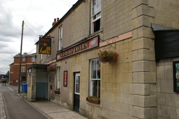 OLD ROAD TAVERN - Updated January 2025 - Old Road, Chippenham ...