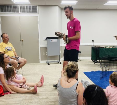 RADNOR MEMORIAL LIBRARY - Updated September 2025 - 79 Photos - 114 West ...