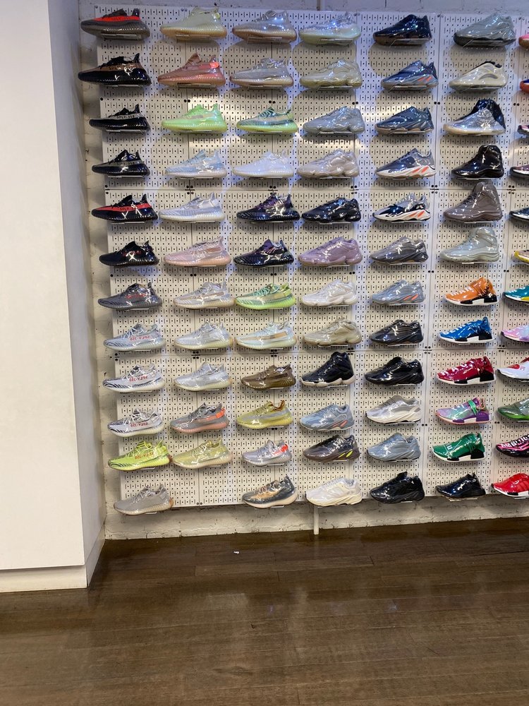 STADIUM GOODS MARKET CENTER - 305 Canal St, New York, New York - Shoe ...