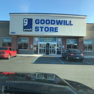 GOODWILL STORE & DONATION CENTER - Updated April 2025 - 14 Photos & 14 ...