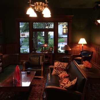 GASLIGHT INN - Updated January 2026 - 62 Photos & 74 Reviews - 1727 ...