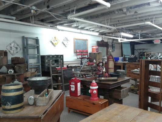 OLDE SHOE FACTORY ANTIQUE MALL - 14 Photos & 17 Reviews - 301 Forest ...
