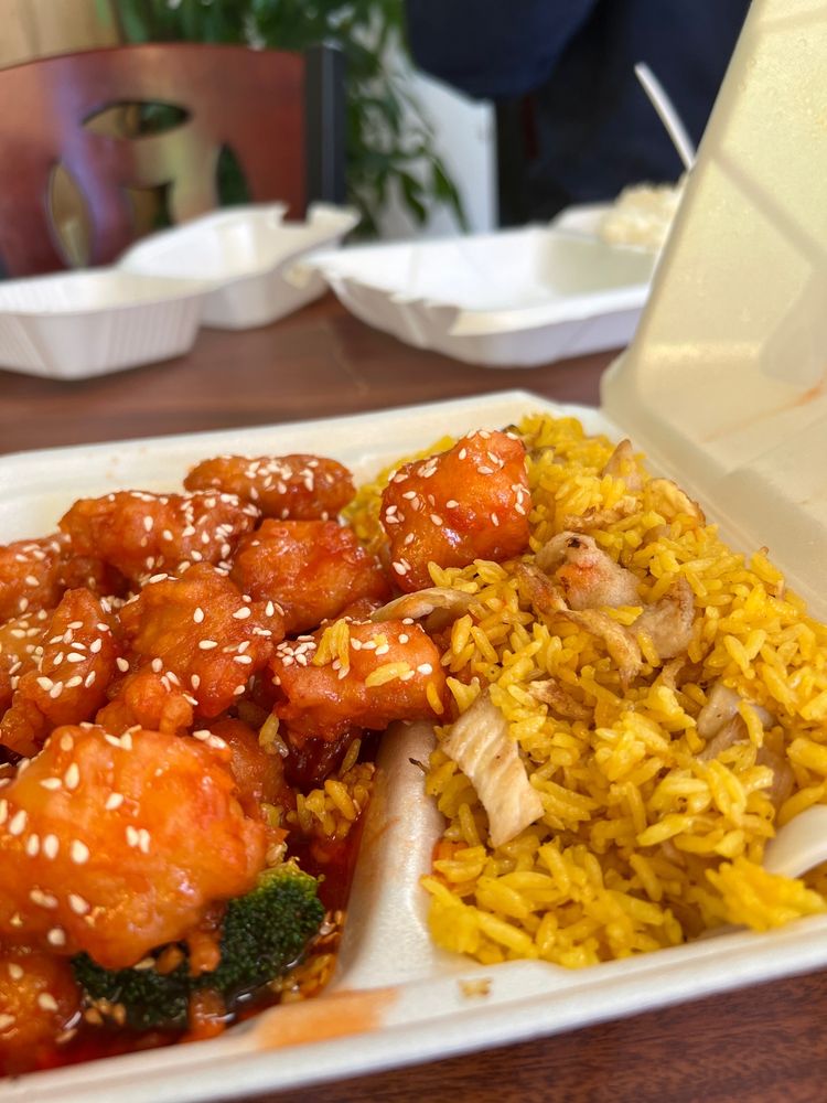 MAKKOLI CHINESE - Updated December 2025 - 1318 N Main St, Marion, South ...