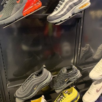FOOT LOCKER - Updated December 2025 - 57 Photos & 44 Reviews - 11 West ...