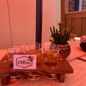 THE RUSTY BUMBLEBEE - Updated January 2025 - 72 Photos & 22 Reviews ...