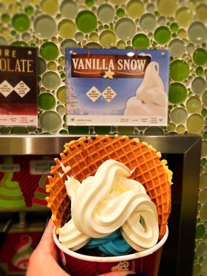 MENCHIE’S FROZEN YOGURT - 67 Photos & 76 Reviews - 2607 N Dixie Hwy ...