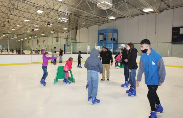 THE CUBE ICE AND ENTERTAINMENT CENTER - 56 Photos & 36 Reviews - 27745 ...