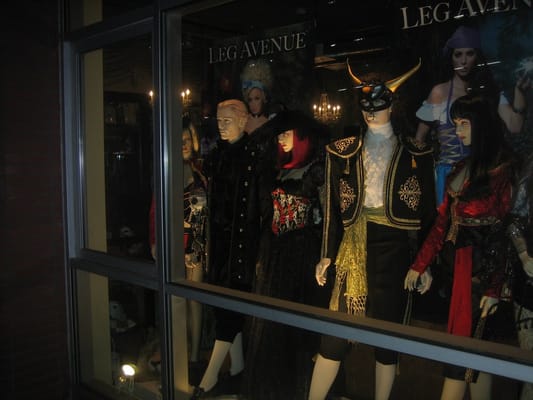 BEHIND THE SCENES COSTUMES - Updated October 2025 - 36 Photos & 40 ...