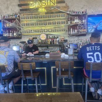 BASIN 141 - Updated January 2025 - 1083 Photos & 511 Reviews - 402 S ...