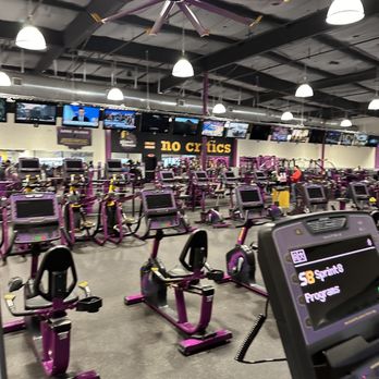 PLANET FITNESS - Updated December 2025 - 59 Photos & 149 Reviews - 2401 ...