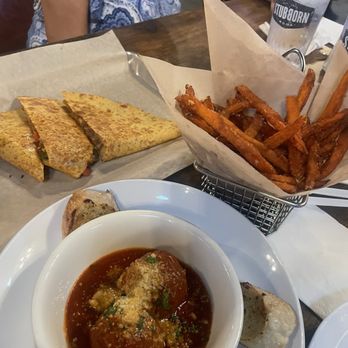 ENZO’S BBQ & ALE HOUSE - Updated December 2025 - 81 Photos & 131 ...