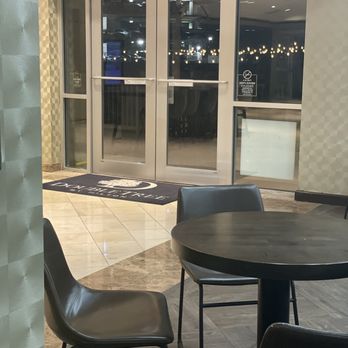 DOUBLETREE BY HILTON HOTEL DALLAS - MARKET CENTER - Updated May 2025 ...