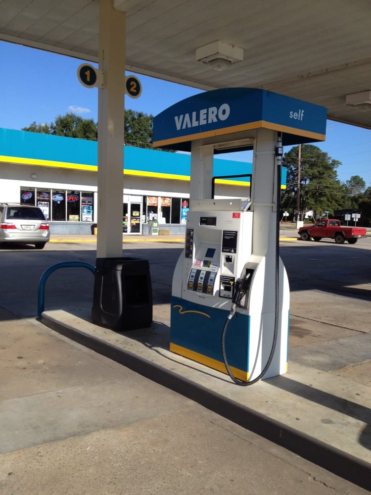 VALERO - Updated December 2025 - 101 US-1, Edison, New Jersey - Gas ...