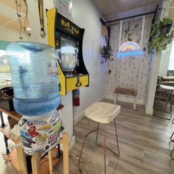 PINEAPPLE EXPRESS FOOD TRUCK - Updated August 2025 - 136 Photos & 117 ...