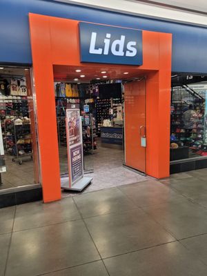 LIDS - Updated August 2025 - 14 Reviews - 6801 Hollywood Blvd, Los ...