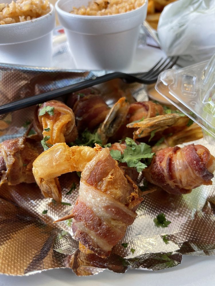 RIO FOODS FISH MARKET AND RESTAURANT - 13736 Amar Rd, La Puente ...