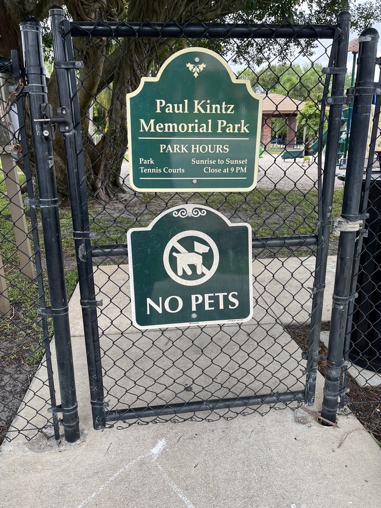 Kintz Park Splash Pad Lake Worth Roadtrippers